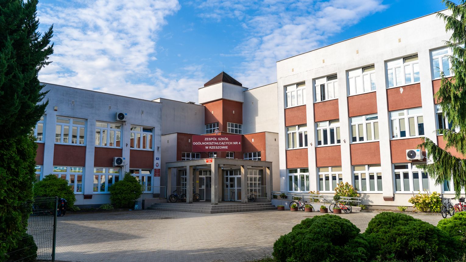 Miasto zmodernizuje windę dla Osób z Niepełnosprawnościami w ZSO 4 przy ...