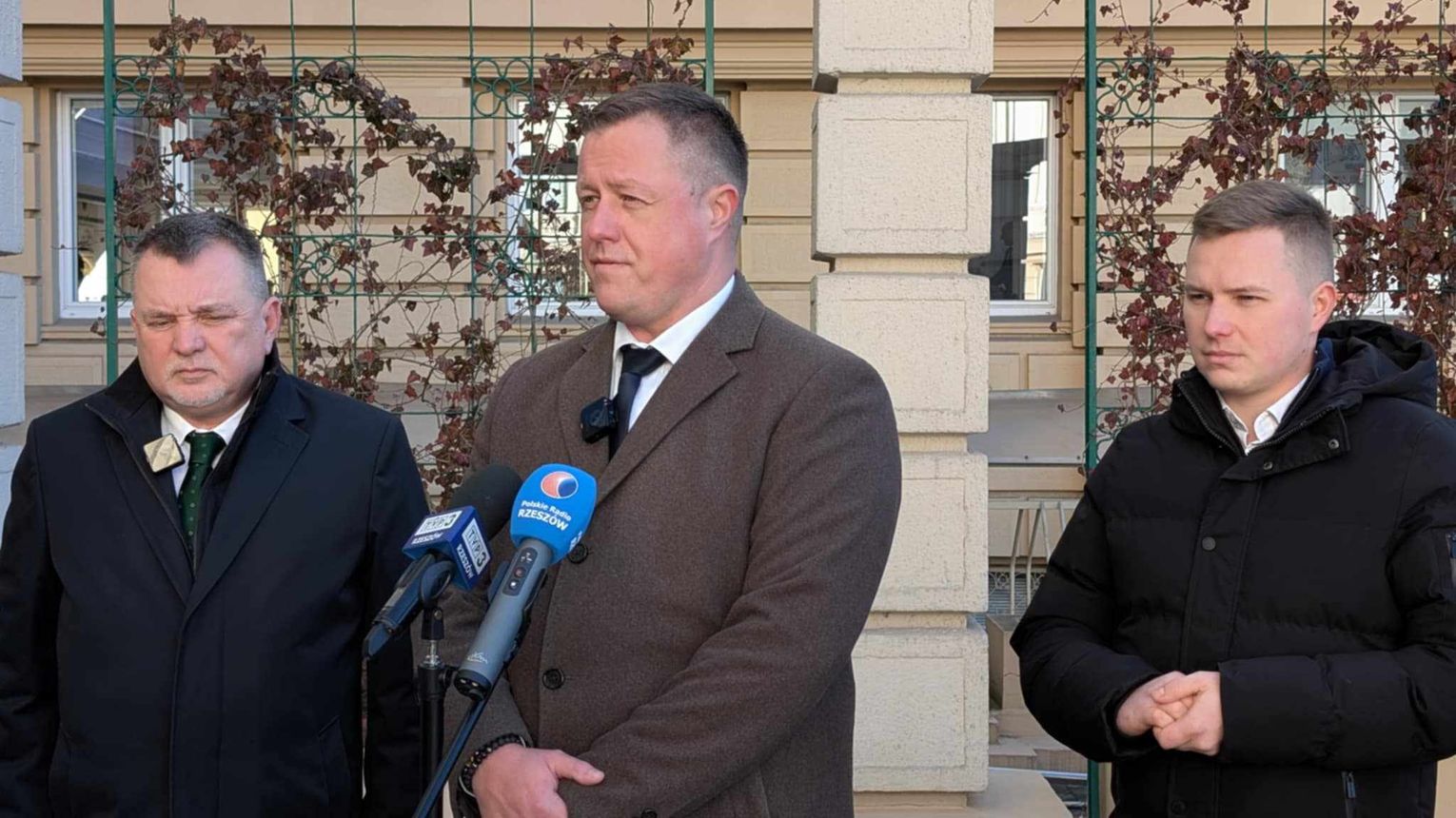 Prof. Zapałowski popiera Mentzena. Wspólnie z Połuboczkiem ostrzegają ...